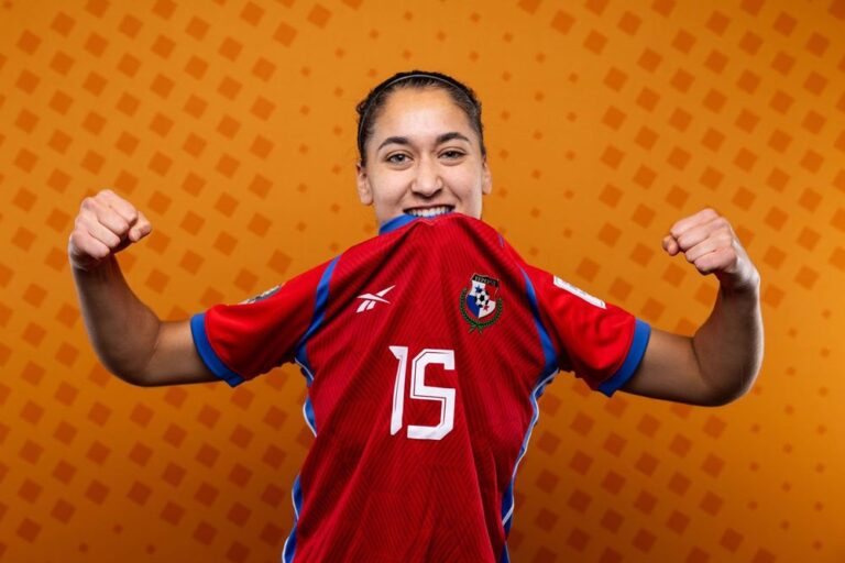 ¡GRAN FICHAJE! Rosario Vargas firma por CD Monte Soccer